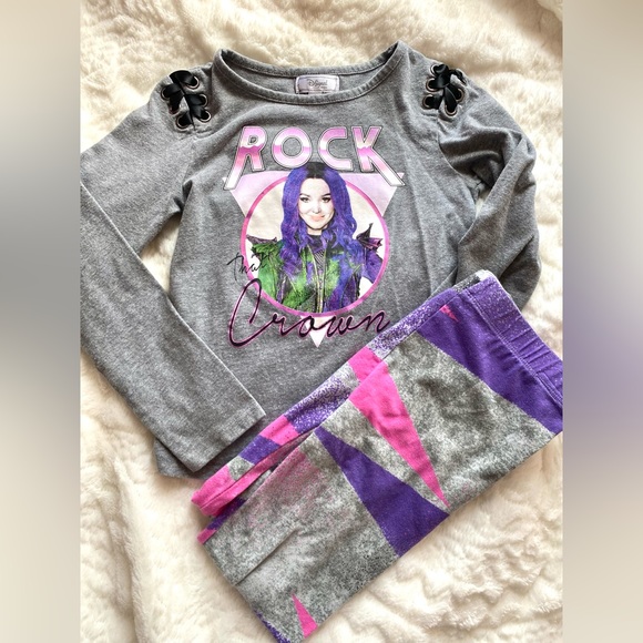 Disney | Matching Sets | D Signed Disney Descendants Rock That Crown ...